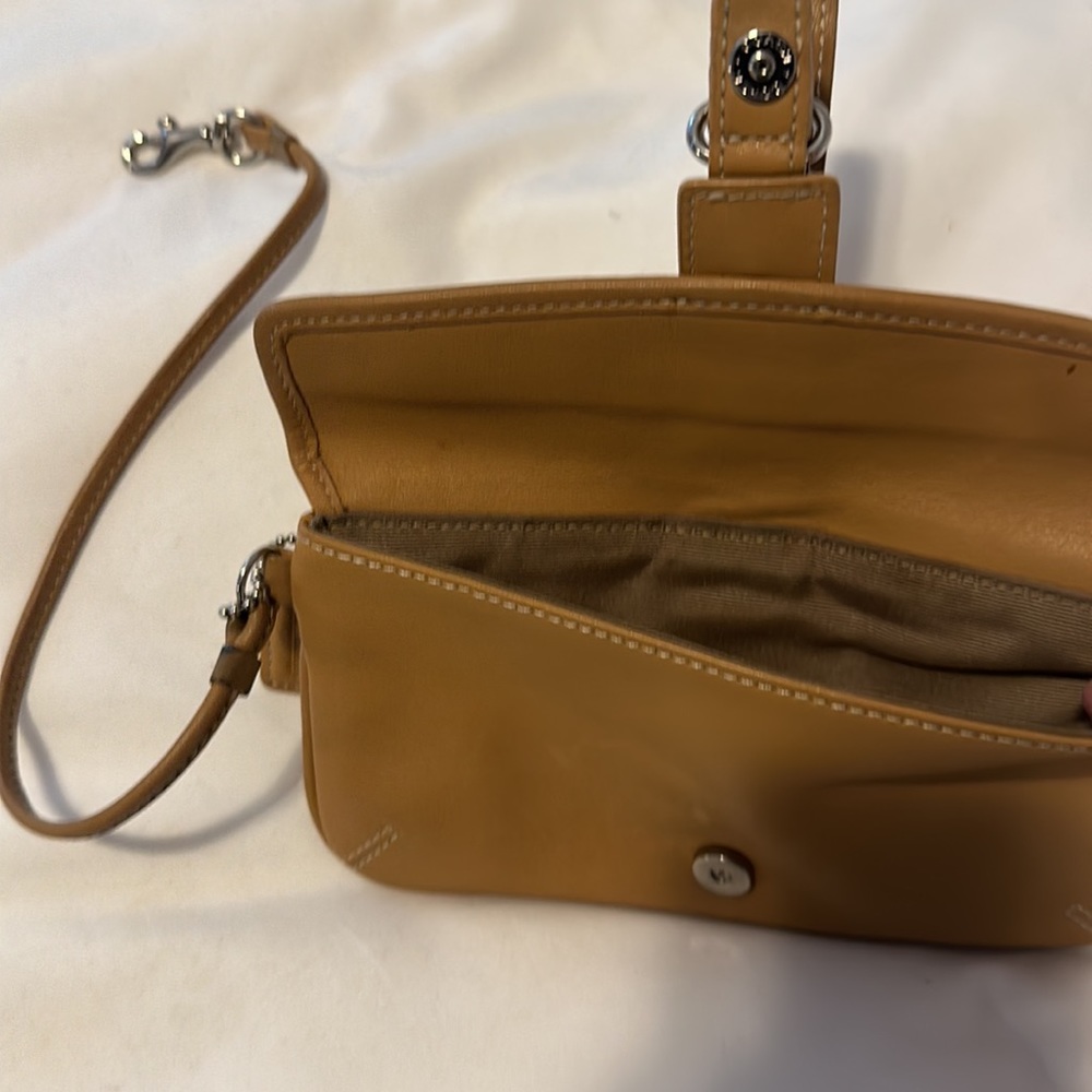 Coach Small Tan Leather Clutch - Gem